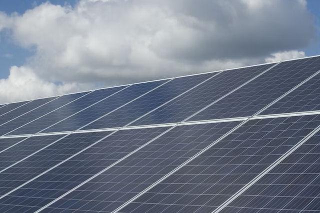 Bifaziale Module – was sie sind und ob sie sich lohnen